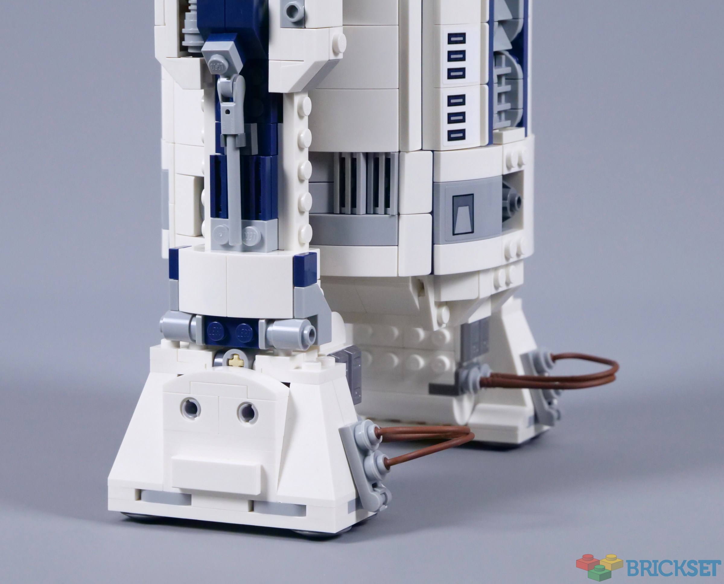 LEGO Star Wars 75379 R2-D2 review | Brickset